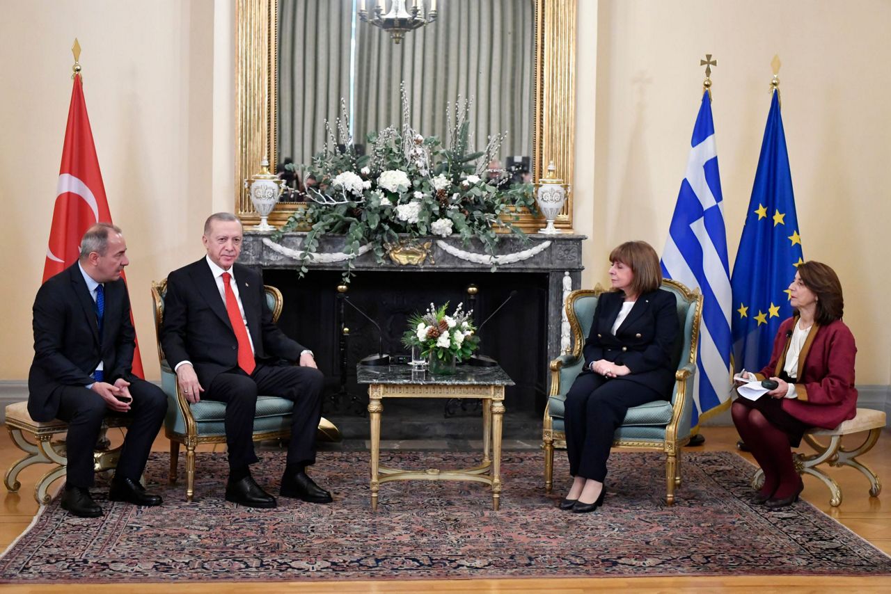 Turkish, Greek leaders signal markedly improved ties between the two ...