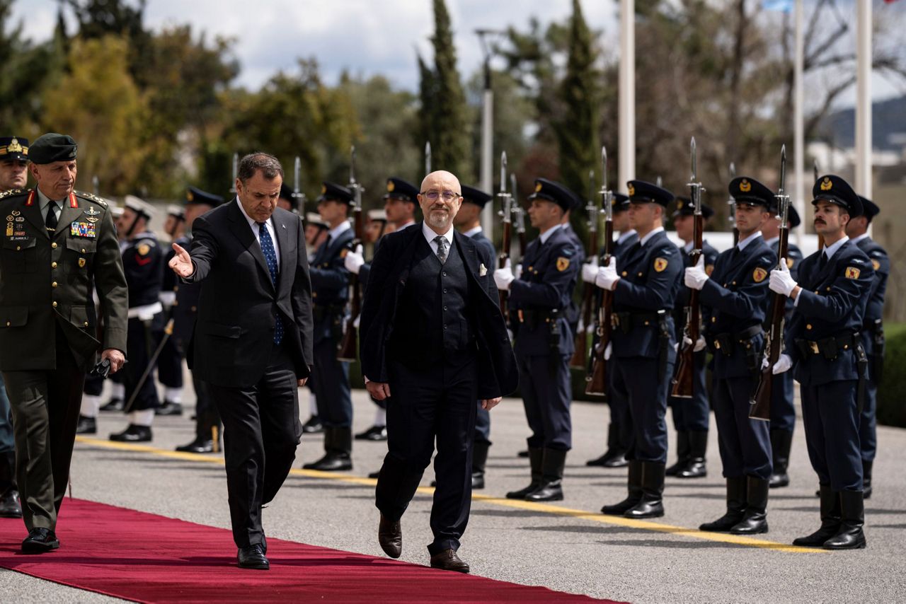 Greece to send more arms to Ukraine, but sets limits