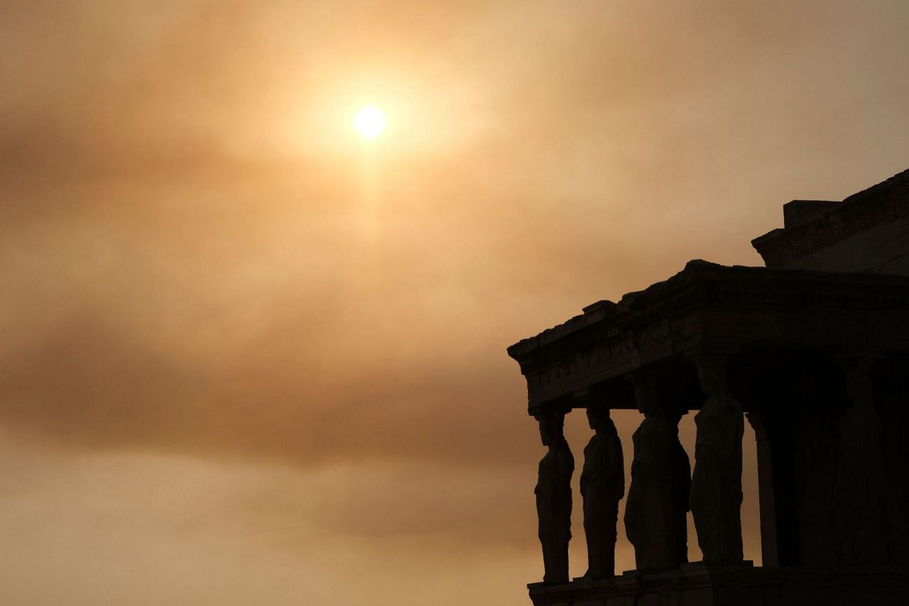 Acropolis in Greece closes in the afternoon due to heat wave
