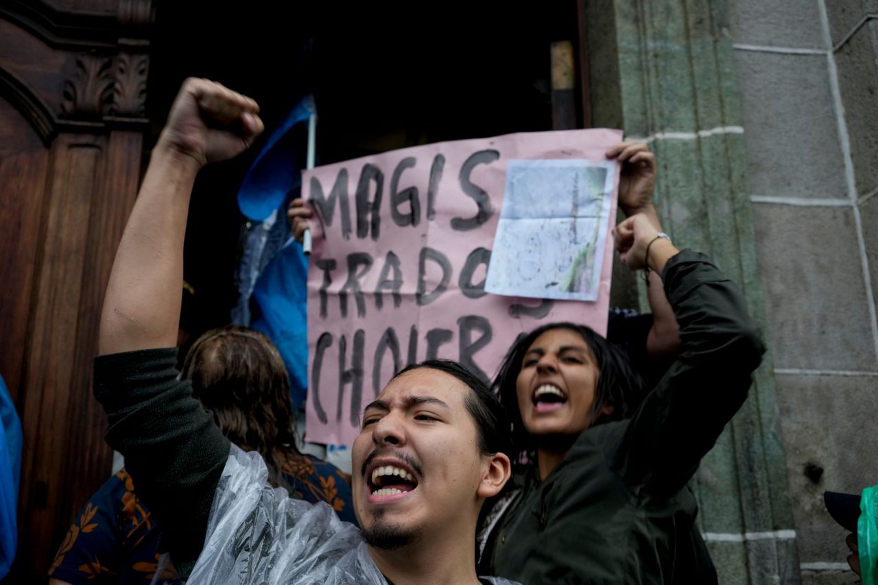 Why a Guatemalan court’s decision to freeze presidential election ...