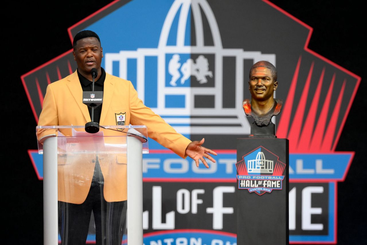 LeRoy Butler leaps into the Pro Football Hall of Fame