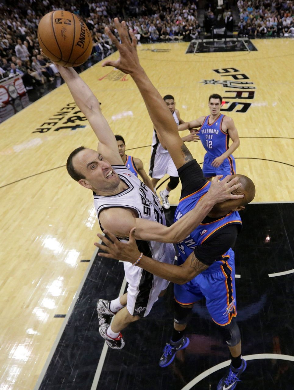 Ginobili and his Eurostep reach Basketball Hall of Fame