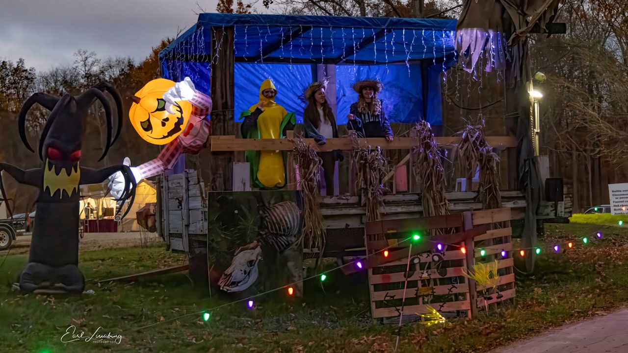 Lake Metroparks Farmpark hosts Halloween drive-thru