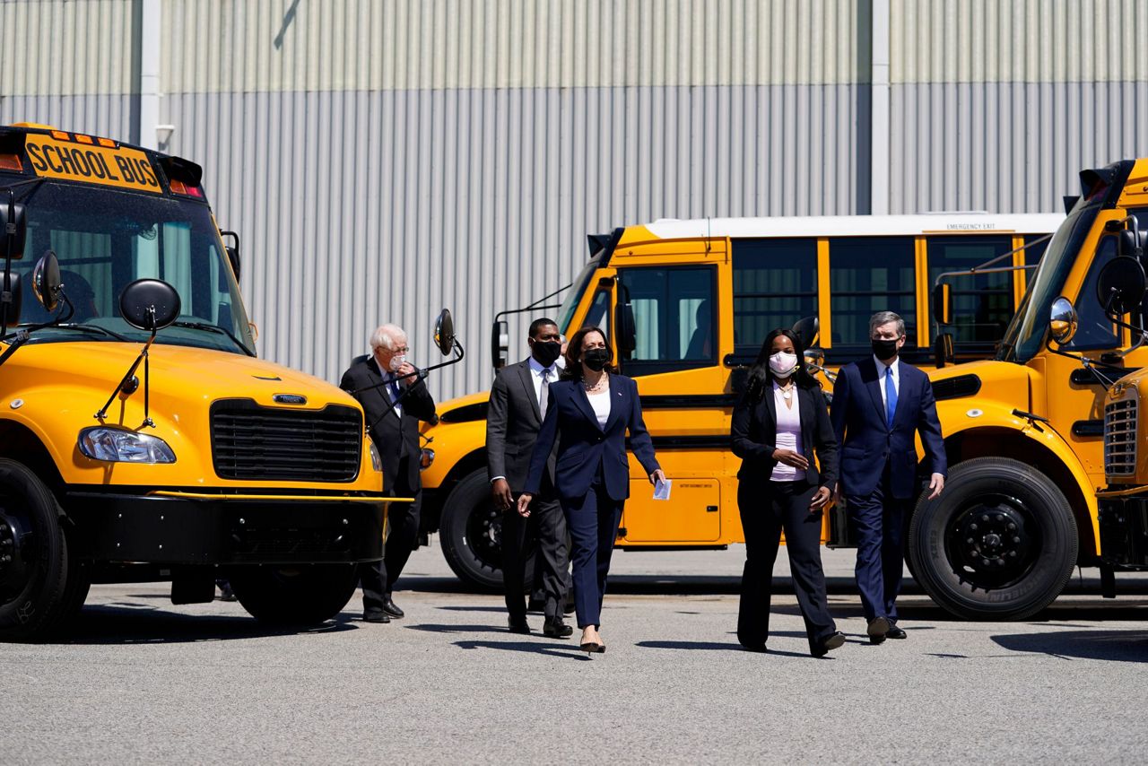 Dems push $25B to electrify school buses, a Biden priority