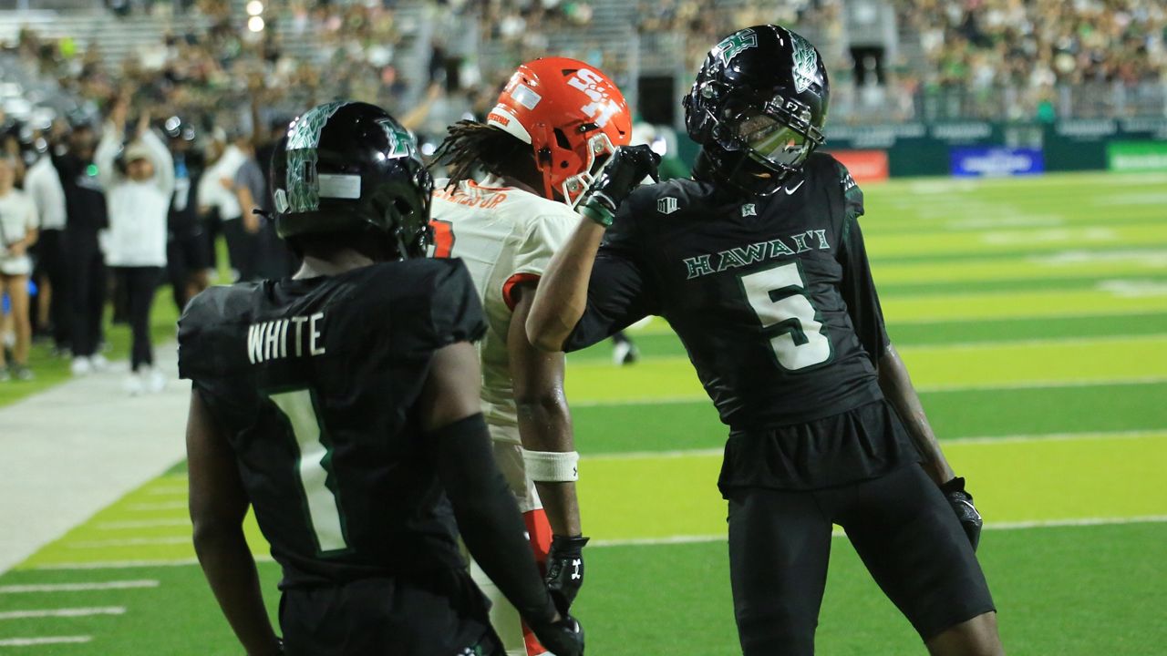 Weaver leads Hawaii football to victory over Sam Houston