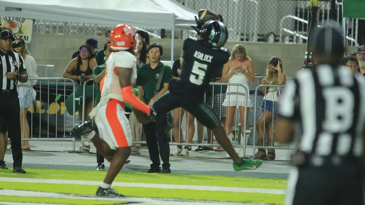 Weaver leads Hawaii football to victory over Sam Houston
