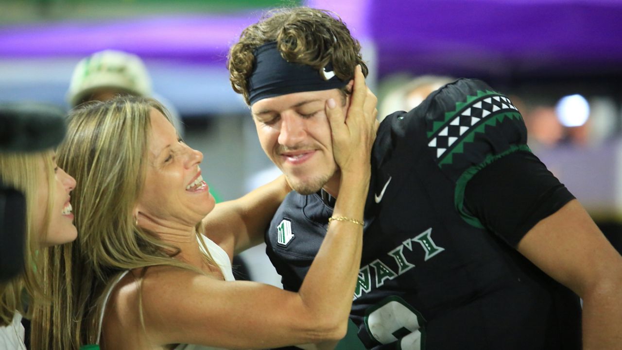 Weaver leads Hawaii football to victory over Sam Houston