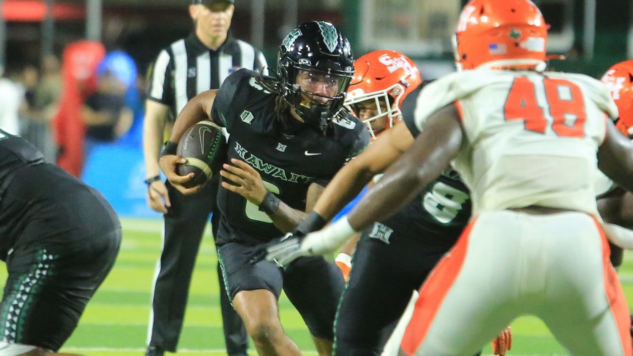 Weaver leads Hawaii football to victory over Sam Houston