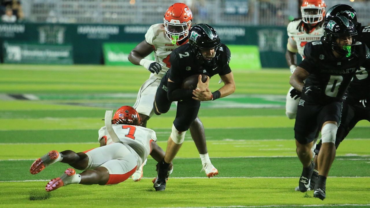 Weaver leads Hawaii football to victory over Sam Houston