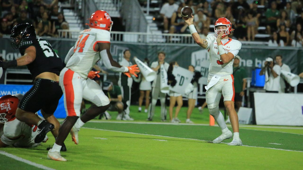 Weaver leads Hawaii football to victory over Sam Houston