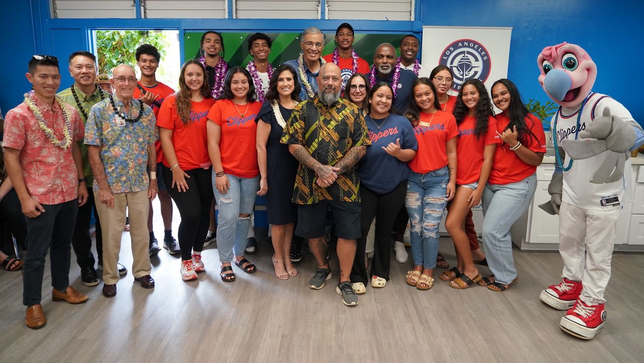 LA Clippers donate latest Hawaii tech lab to Anuenue School