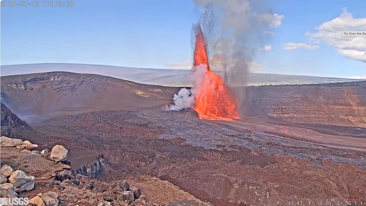 Swarm of earthquakes rattles Kilauea