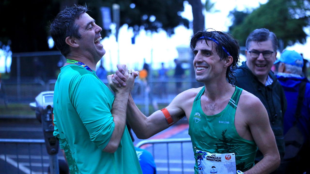 Weldlibanos, Hauger-Thackery win rainy Honolulu Marathon