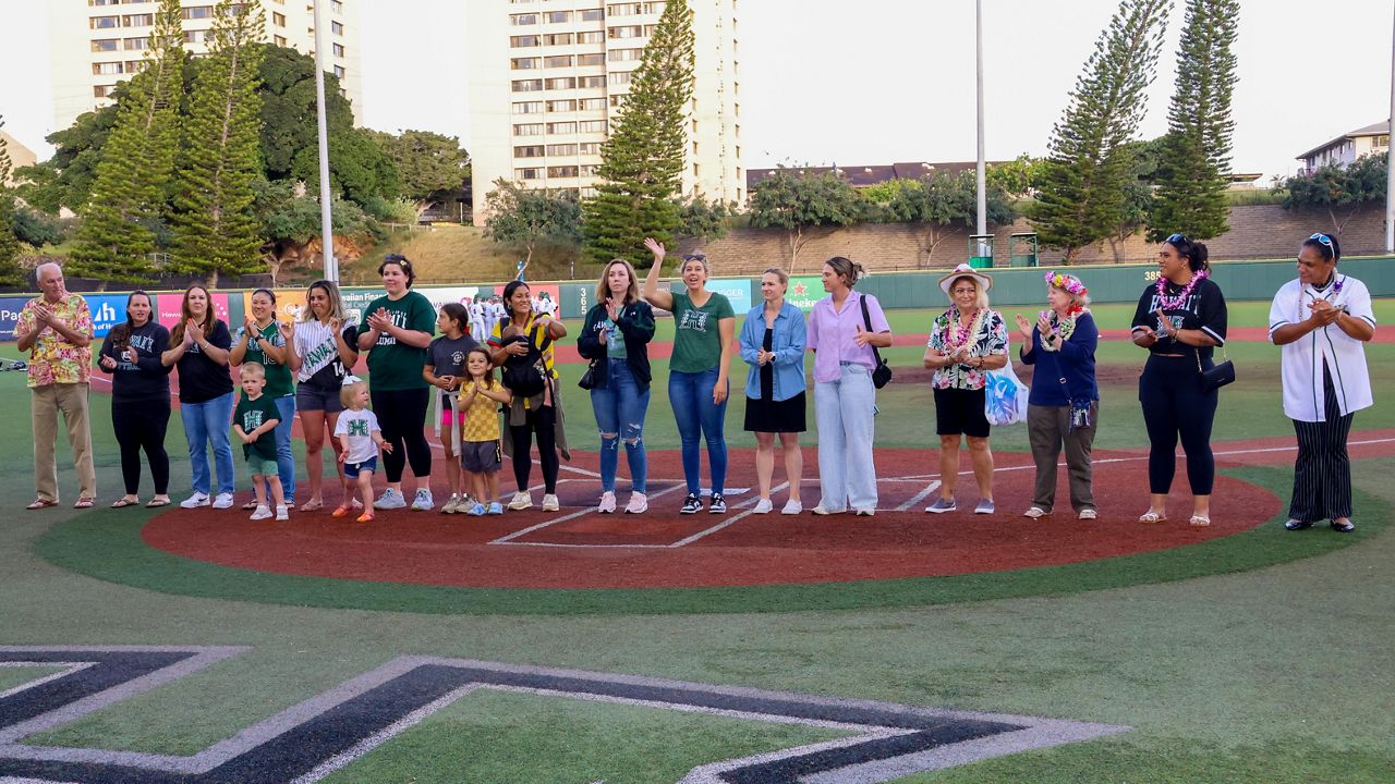 Miller, Luis moved by UH Sports Circle of Honor induction