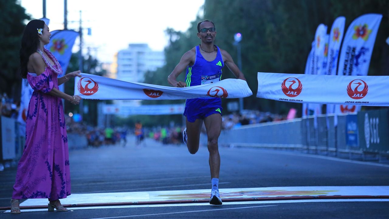 Haileselassie, Limo win 52nd Honolulu Marathon