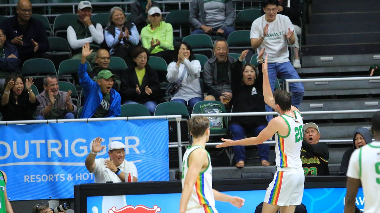 'Big Fish' Johnson, Hawaii basketball chomp Manhattan
