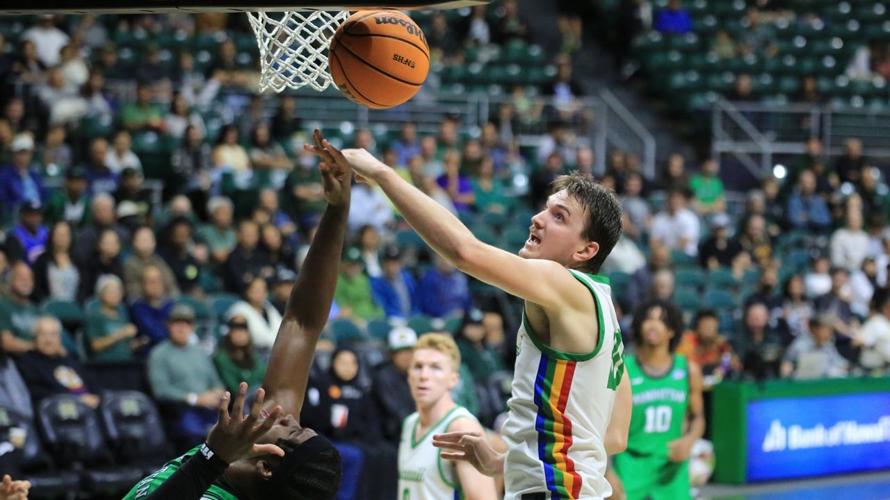 'Big Fish' Johnson, Hawaii basketball chomp Manhattan