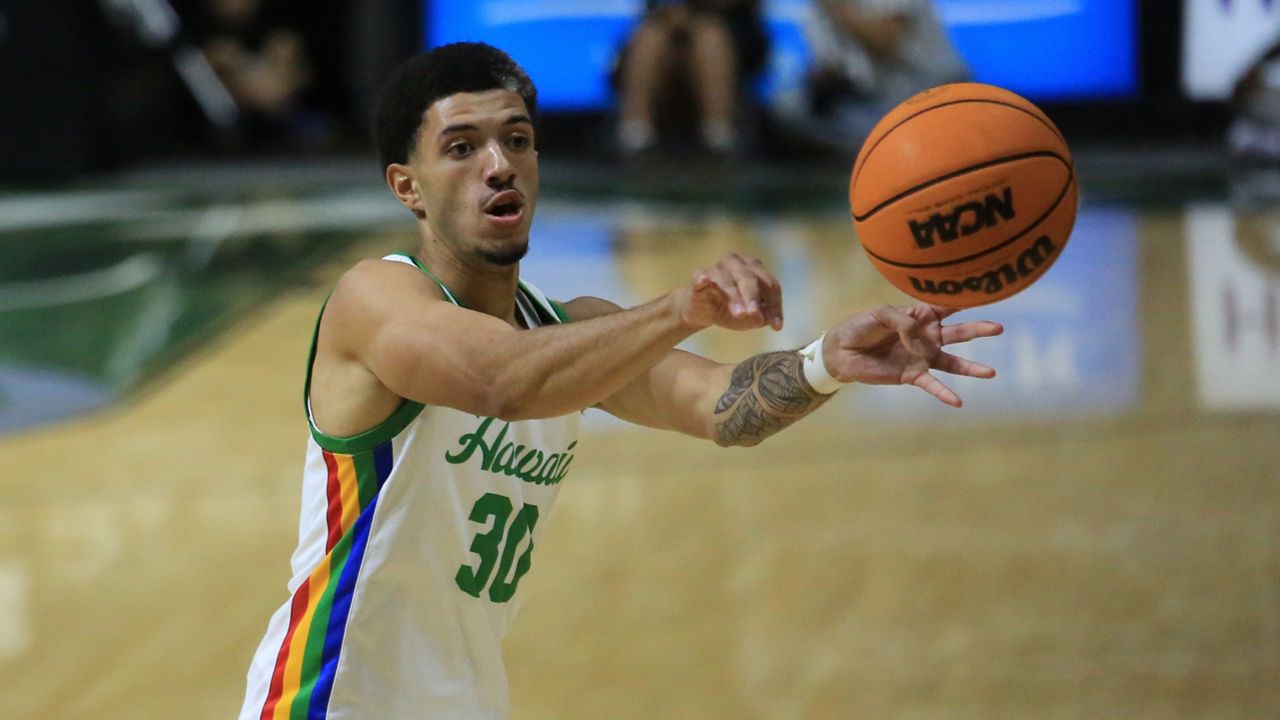 'Big Fish' Johnson, Hawaii basketball chomp Manhattan