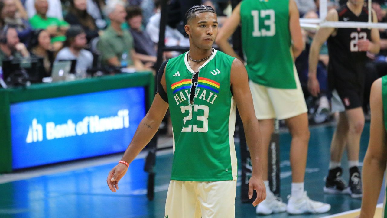 Hawaii men's volleyball team outlasts Stanford in 5 sets