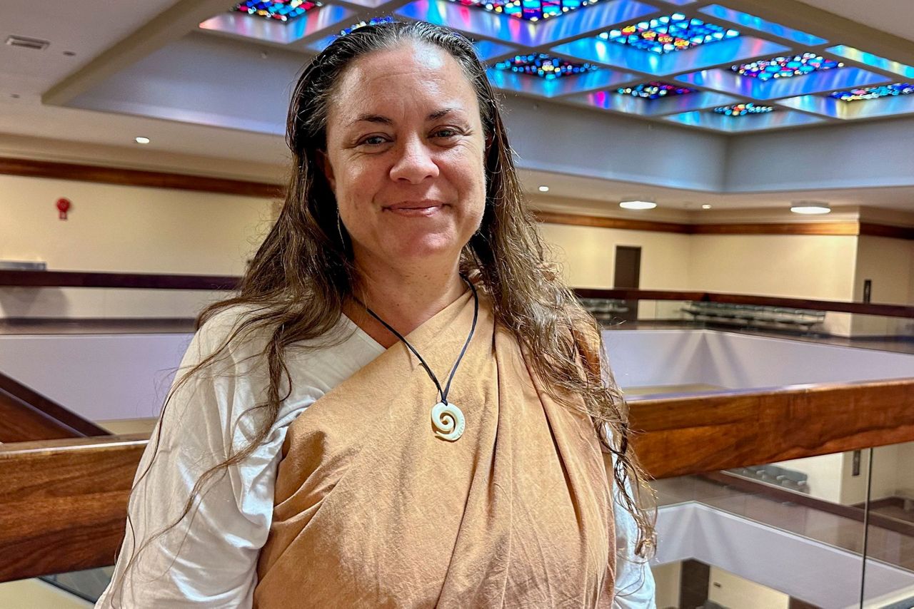 A few midwives seek to uphold Native Hawaiian birth traditions. Would a ...