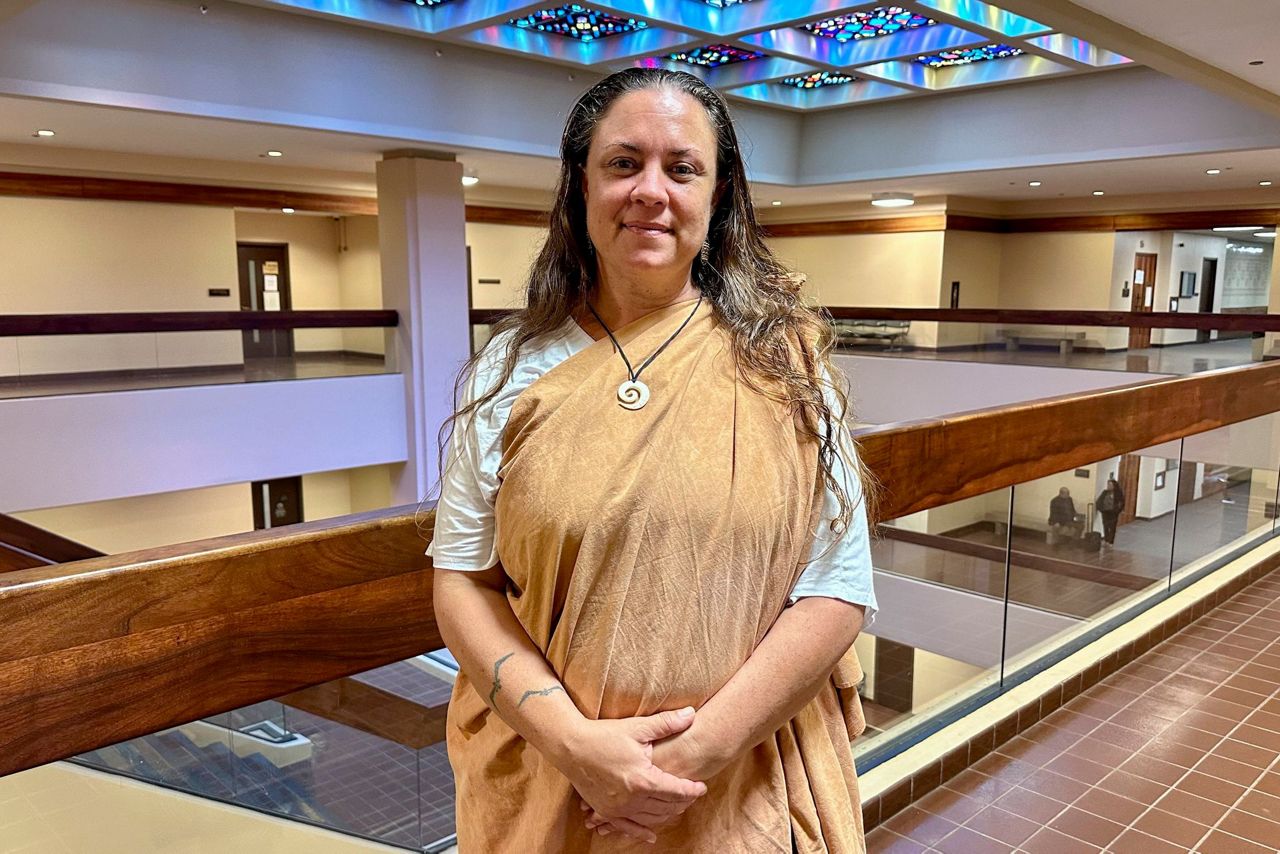 A few midwives seek to uphold Native Hawaiian birth traditions. Would a ...