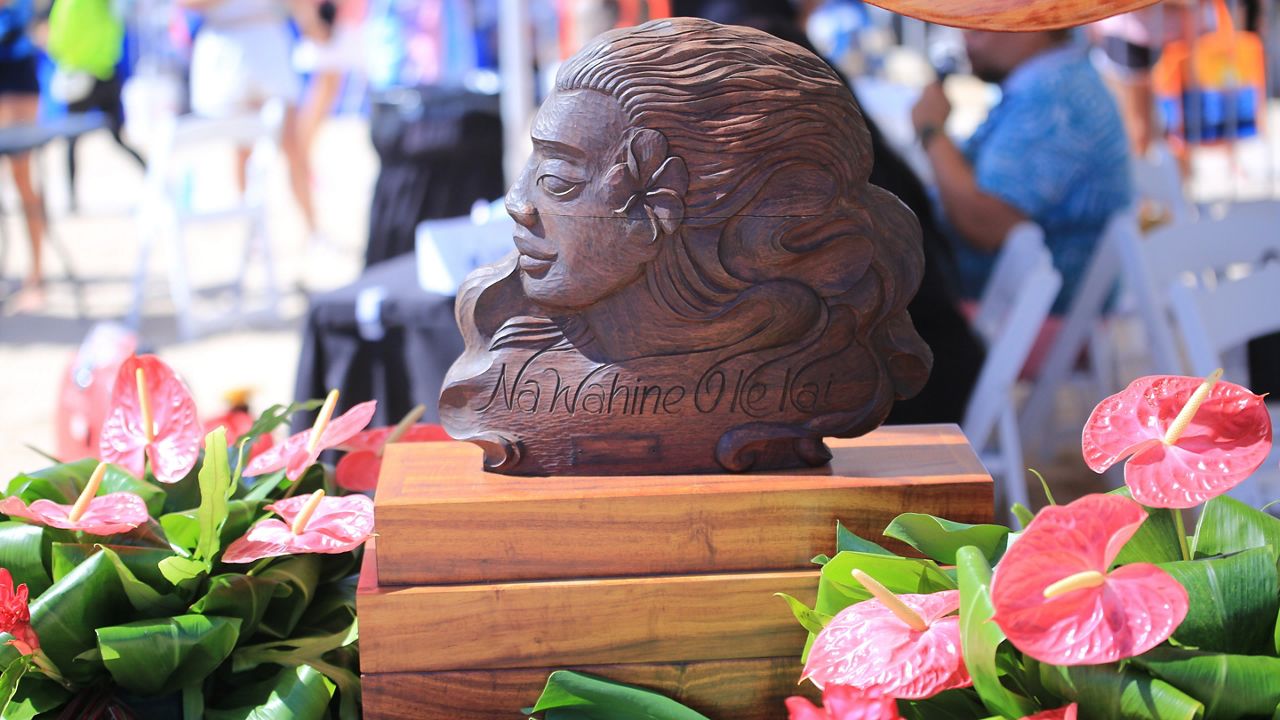 Na Wahine O Ke Kai honors past as Tahitian club wins