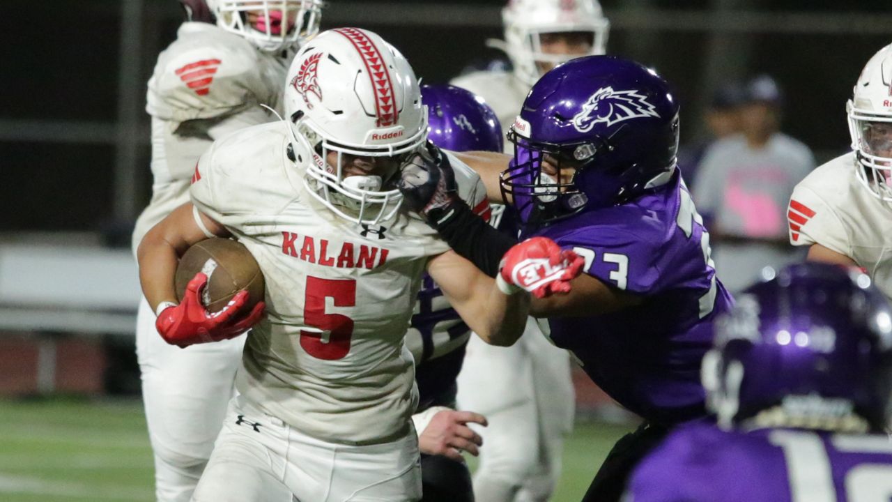 Pearl City counters Kalani to run table in OIA D-II football