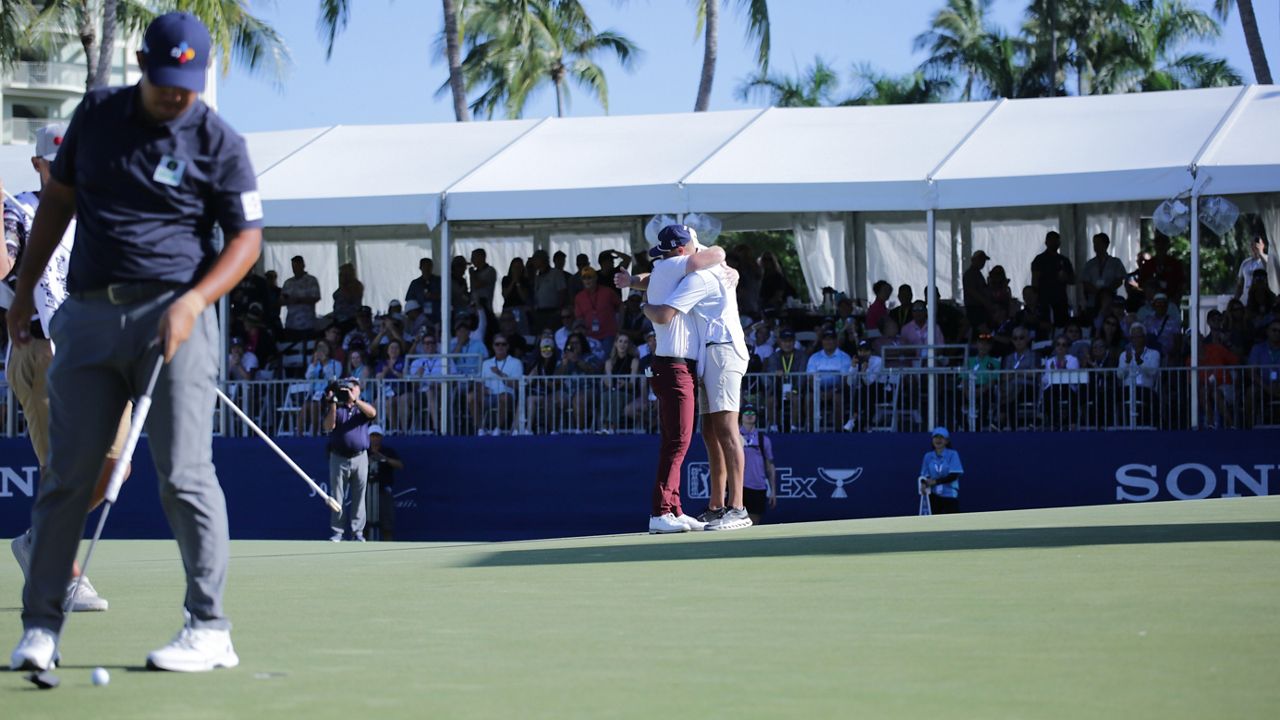 Grayson Murray wins Sony Open with playoff magic