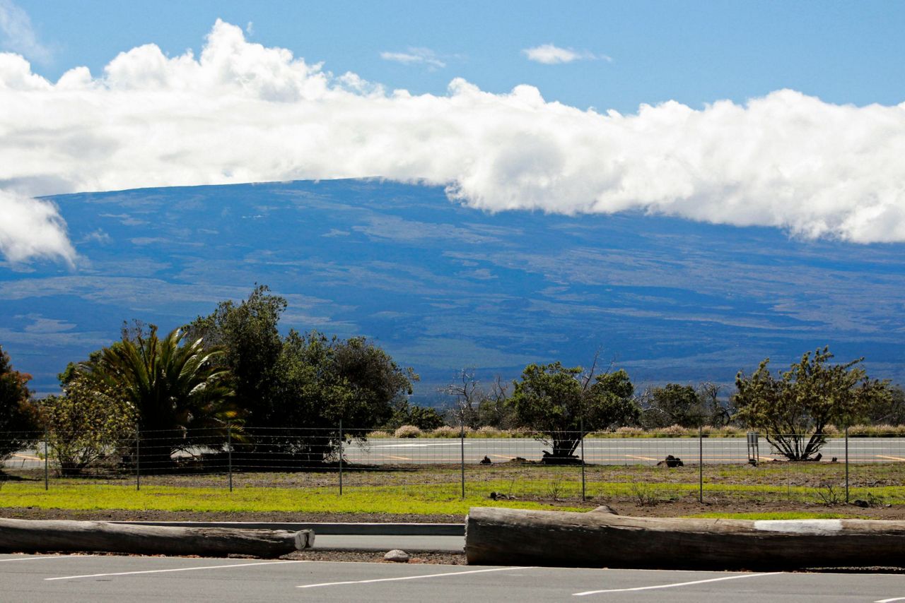 Hawaii’s Mauna Loa starts to erupt, sending ash nearby