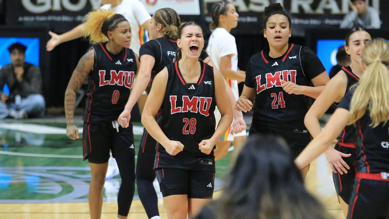 Hawaii women's hoops beats LMU on Bailey Flavell's winner