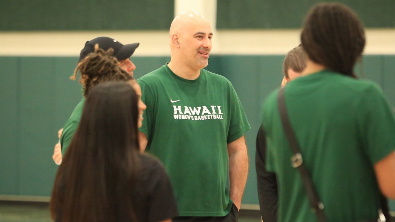 Hawaii women's basketball coach Laura Beeman retires