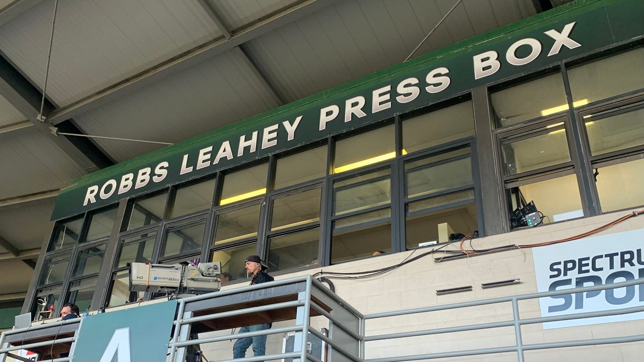 Hawaii baseball christens Robbs Leahey Press Box at LMS