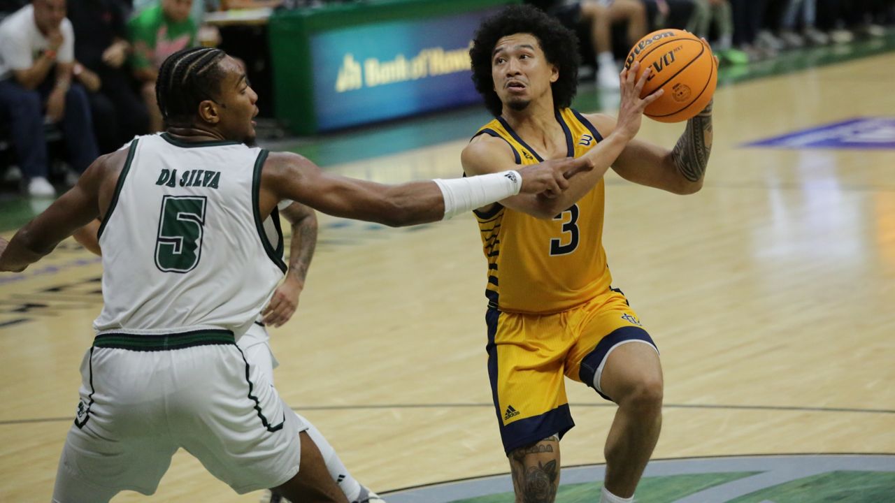 UCI's Crockrell pays respects to Island ties, downs Hawaii