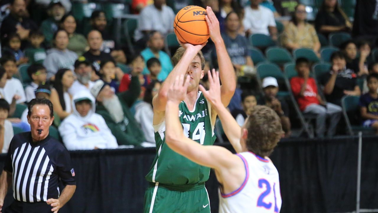 Hawaii men's basketball routs Pomona-Pitzer in exhibition