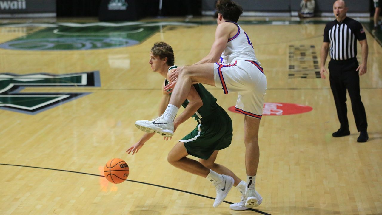 Hawaii men's basketball routs Pomona-Pitzer in exhibition