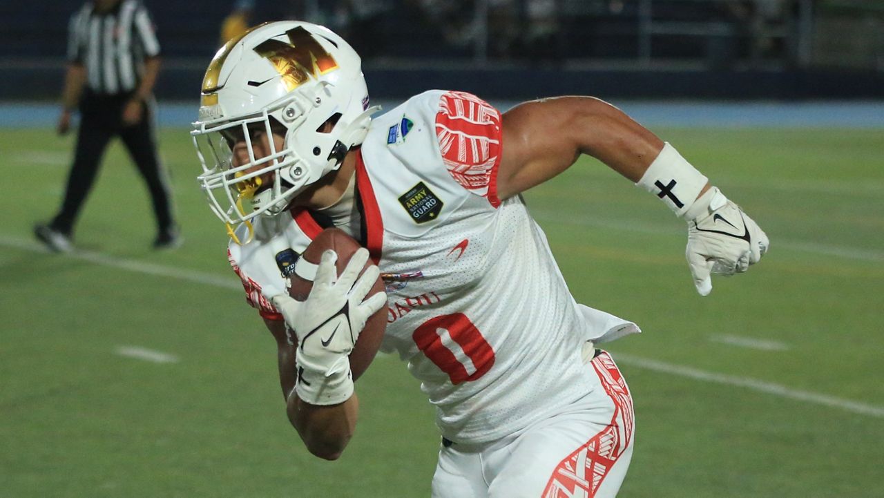 Girls flag football debuts at Hawaii prep showcase event