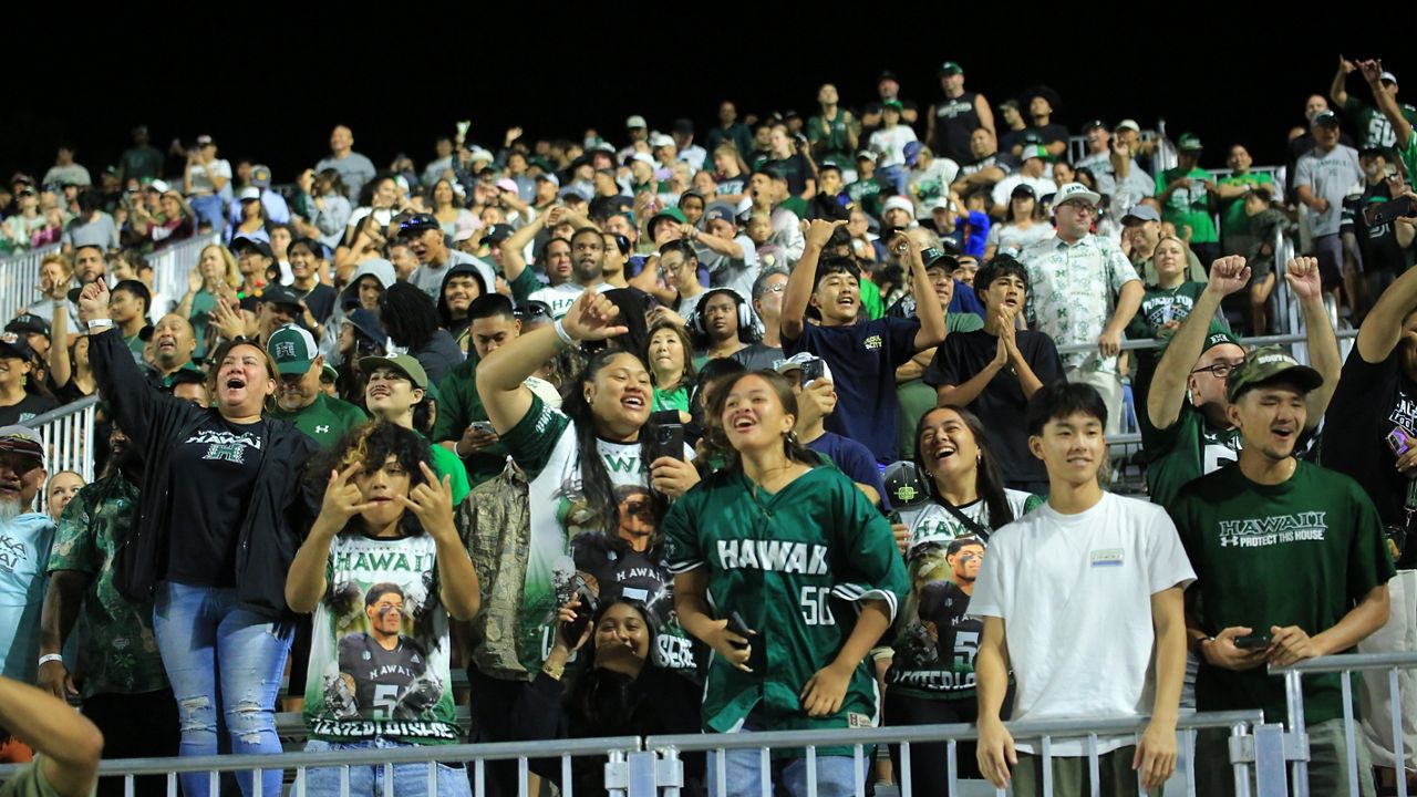 Hawaii rallies past Cal in thriller Sheraton Hawaii Bowl