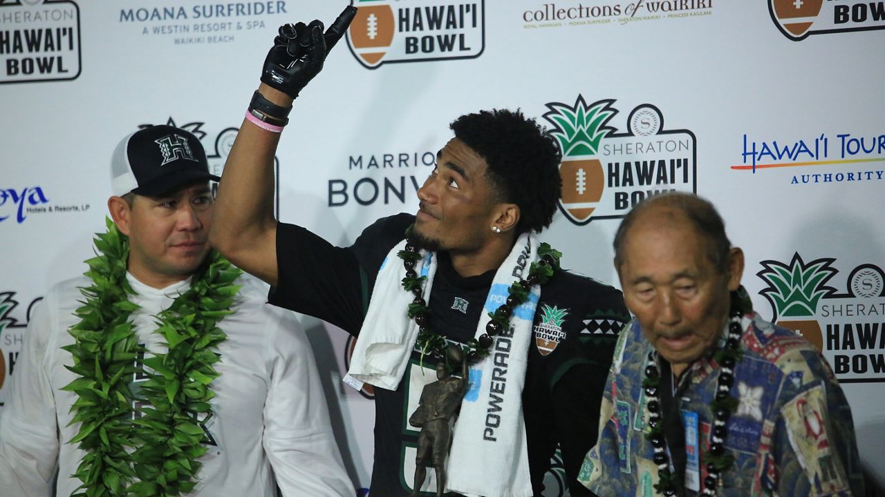 Hawaii rallies past Cal in thriller Sheraton Hawaii Bowl