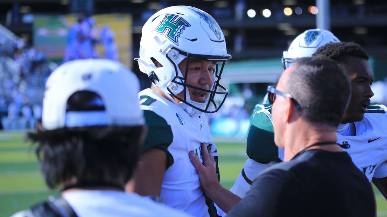 Specialists take spotlight for Hawaii football team
