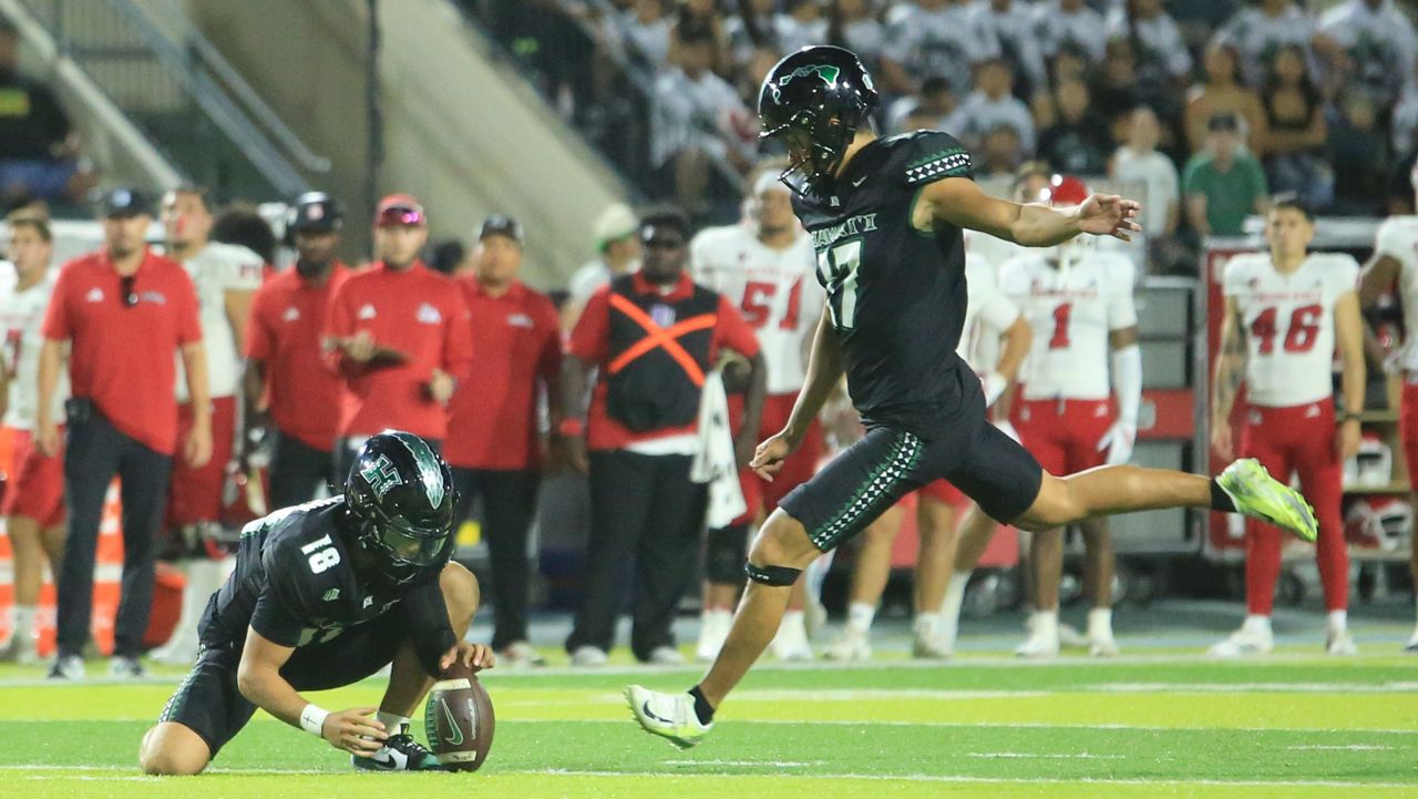 Specialists take spotlight for Hawaii football team
