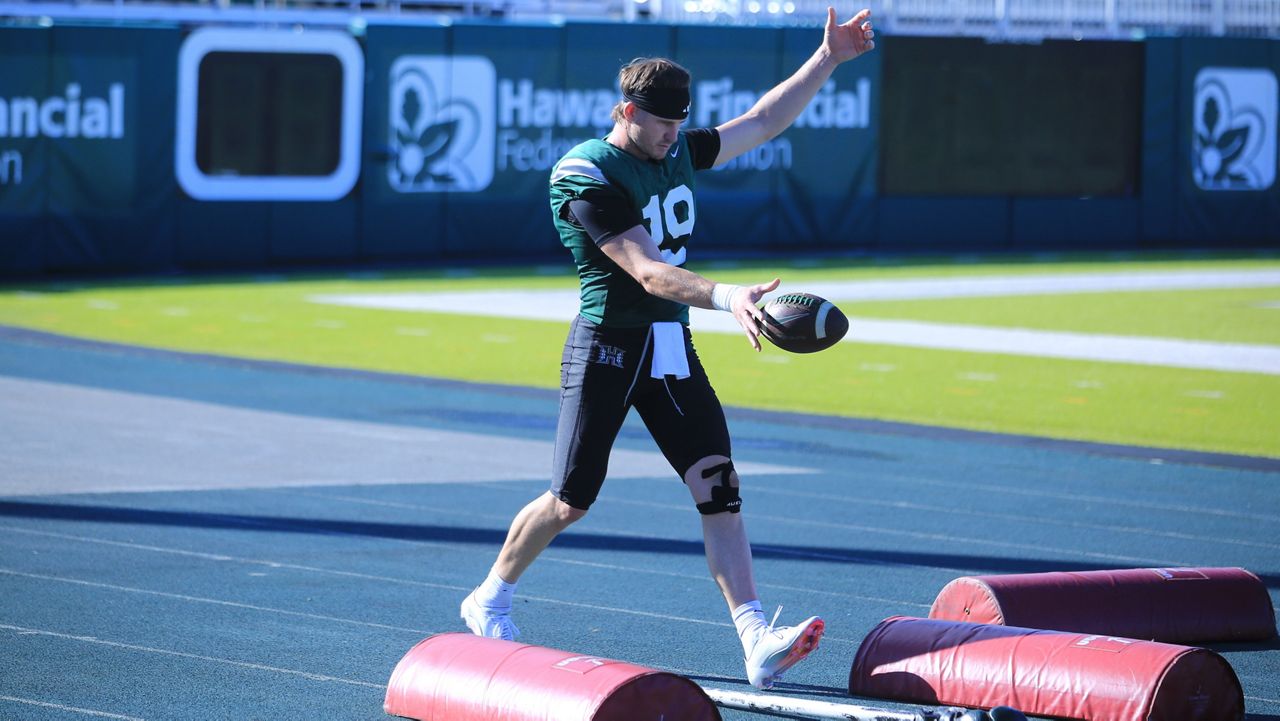Specialists take spotlight for Hawaii football team