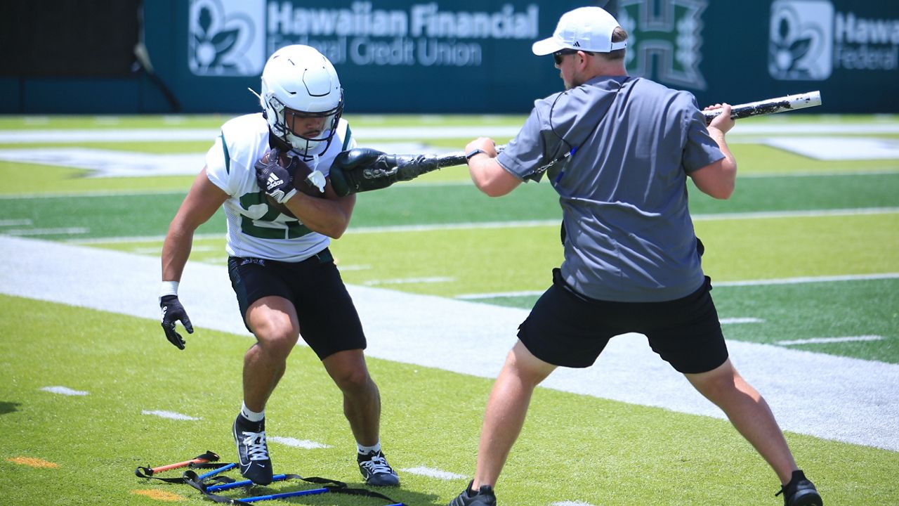 UH football team takes the heat at 1st fall practice of 2025