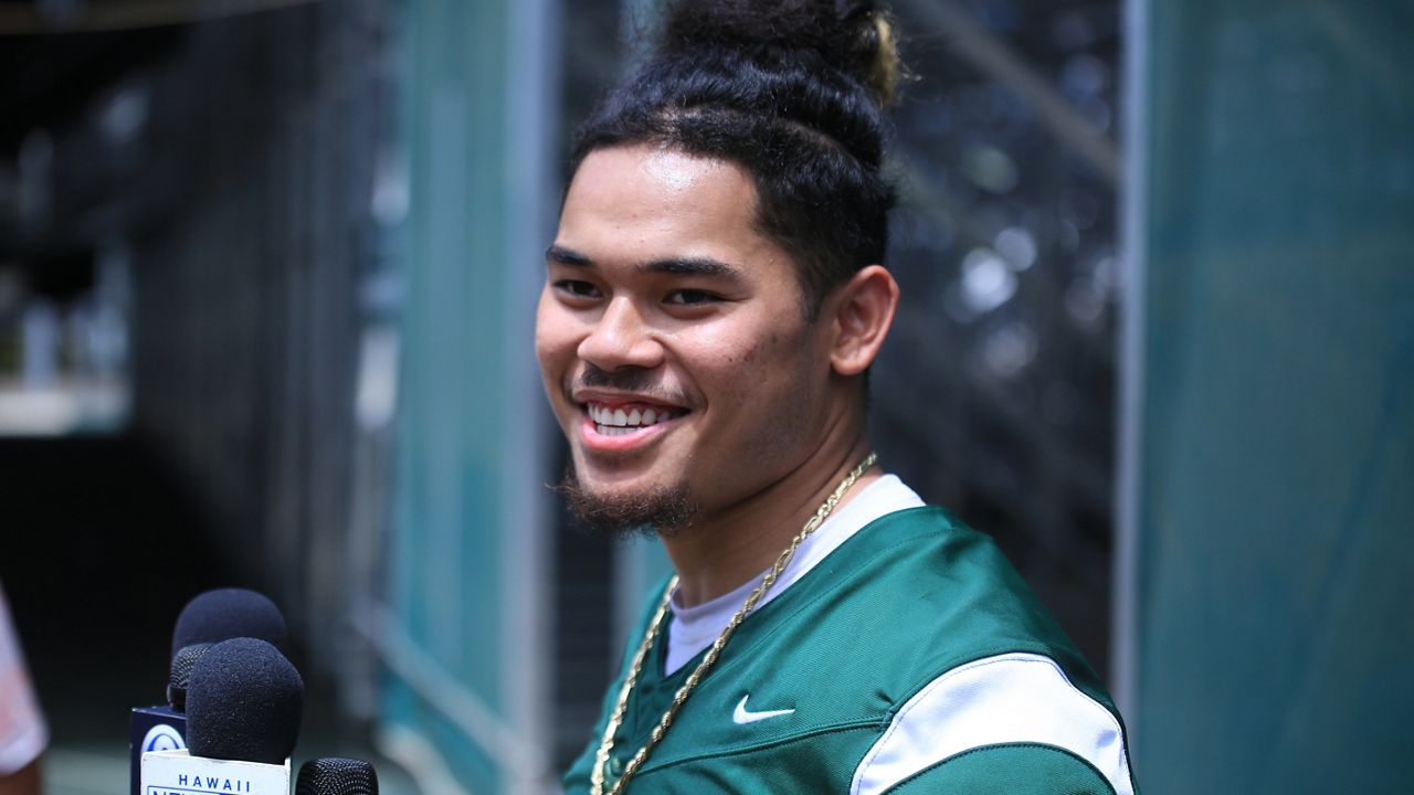 UH football team takes the heat at 1st fall practice of 2025