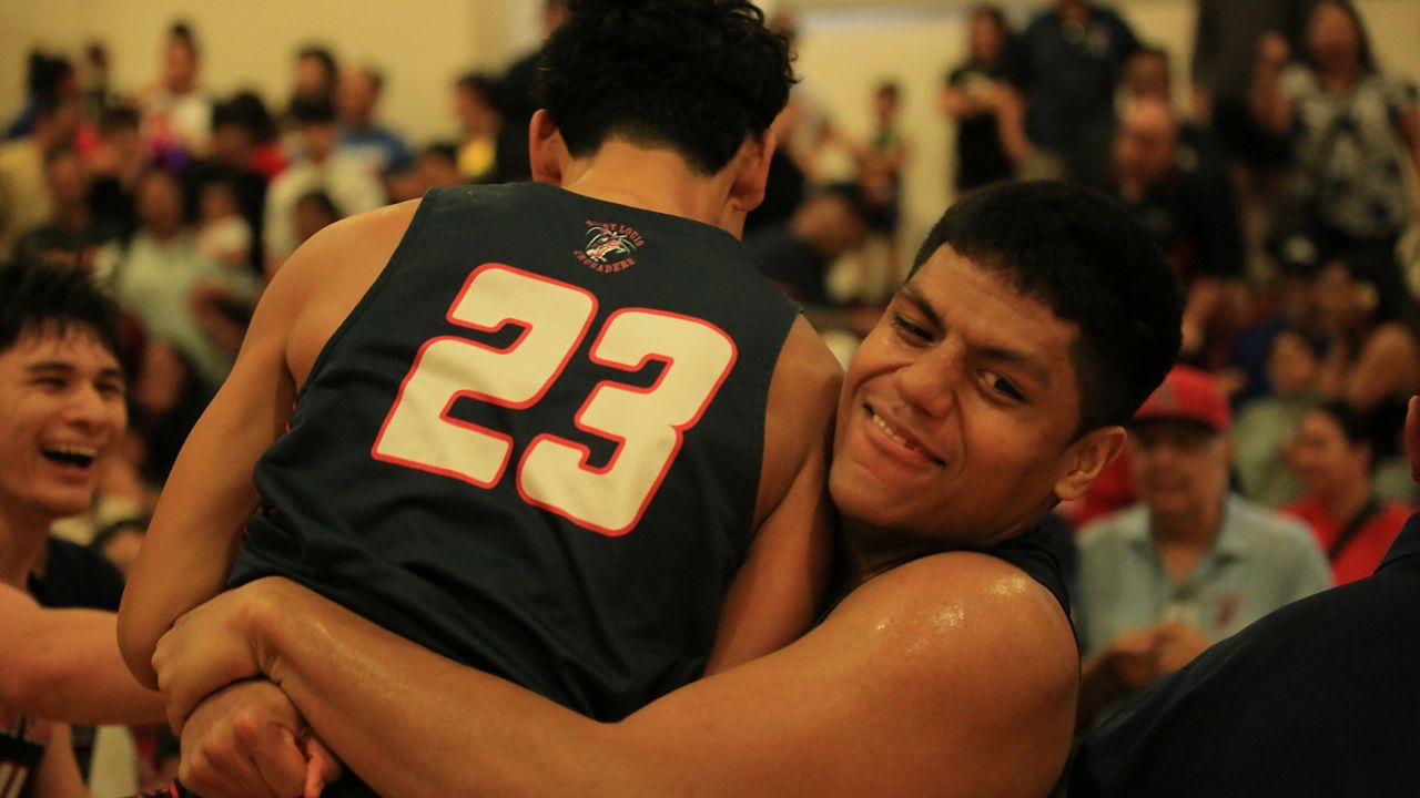 Saint Louis boys basketball stuns Maryknoll on buzzer-beater