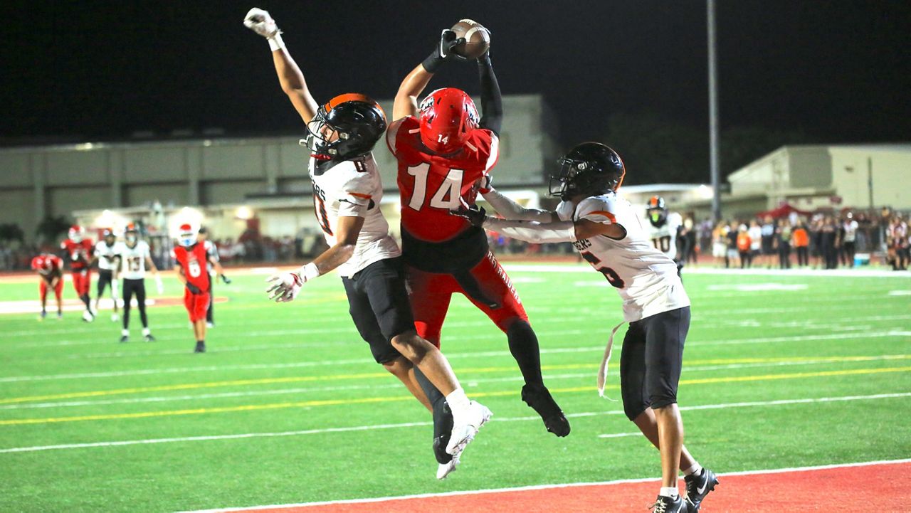 Campbell picks up marquee win at Kahuku, sweeps OIA Open