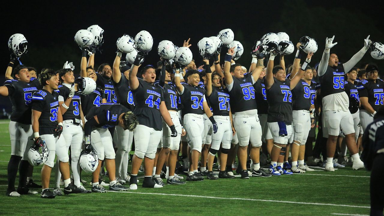 Kamehameha football upsets Saint Louis at Kunuiakea Stadium