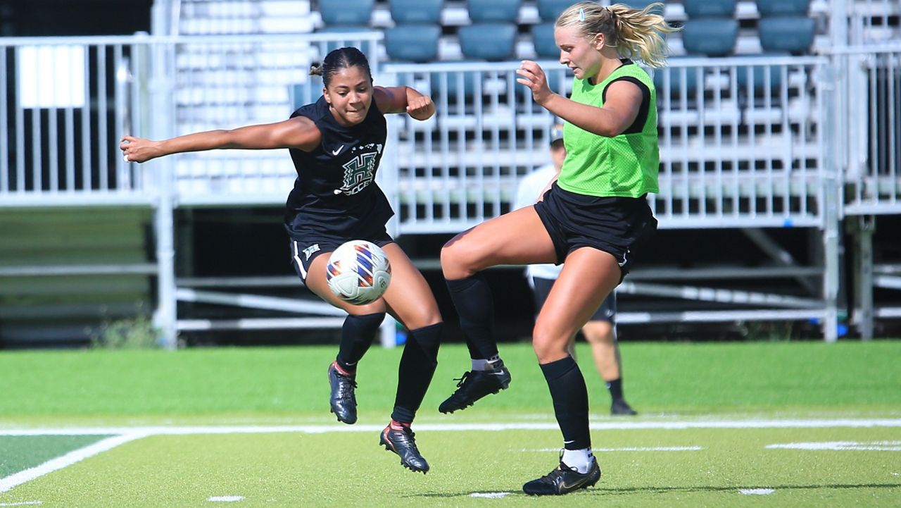 Expectations no burden for Hawaii soccer team