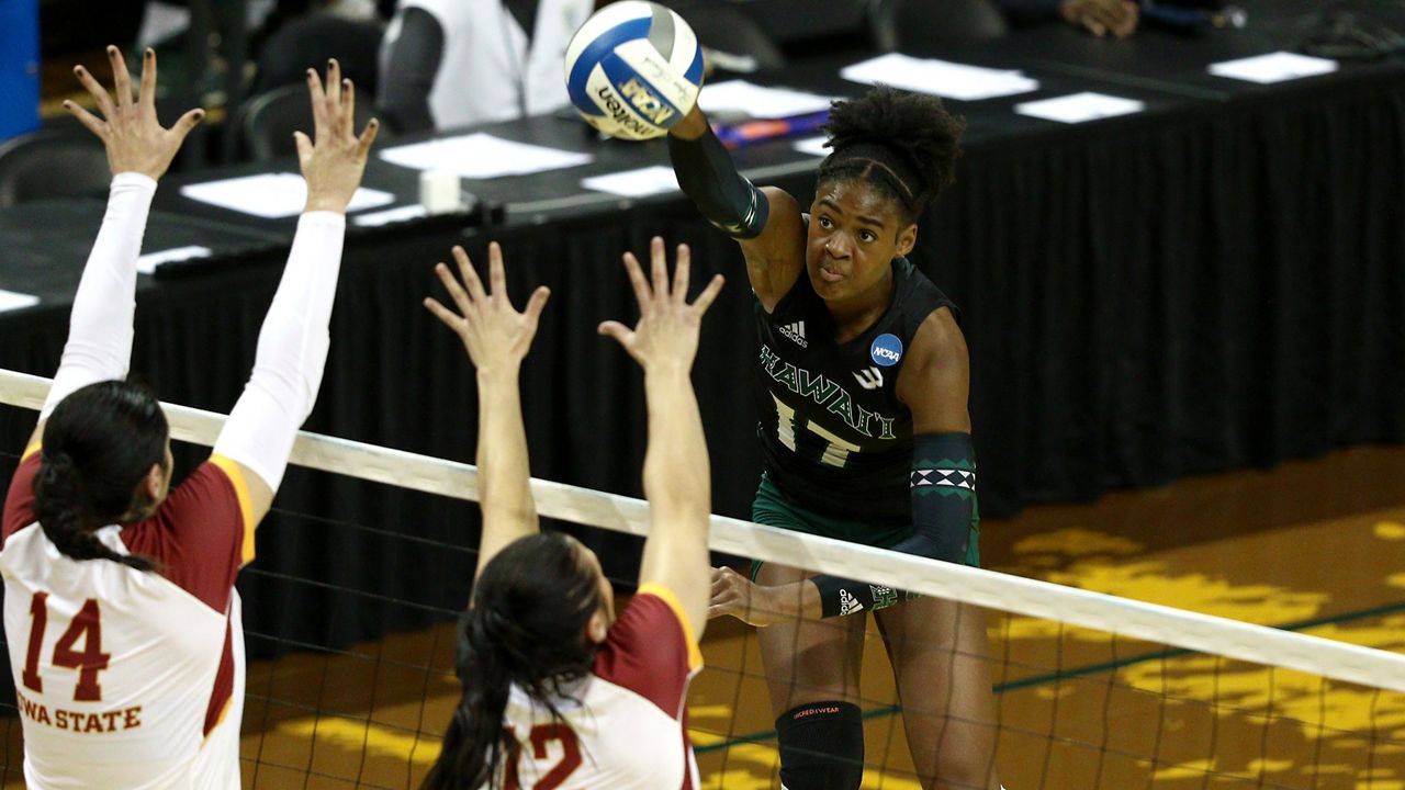 Hawaii defeats Iowa State in 4 to advance in NCAA tournament