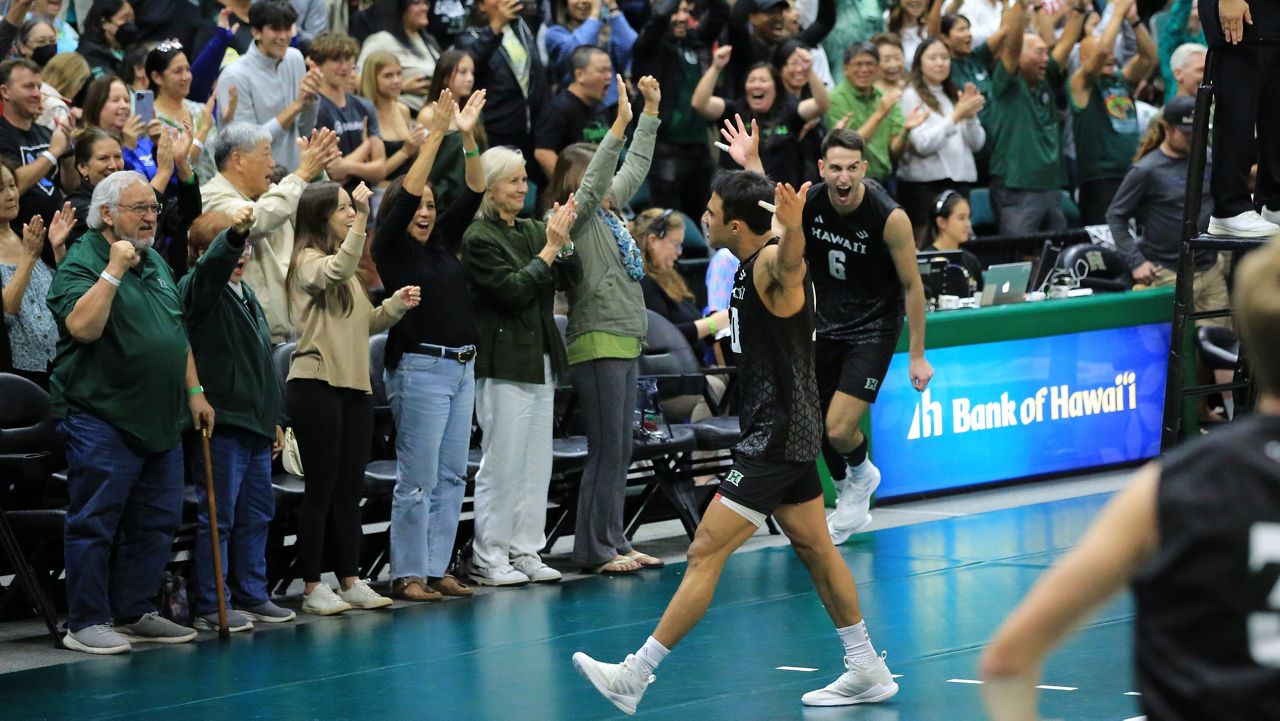 Hawaii men's volleyball beats No. 5 Stanford in 4