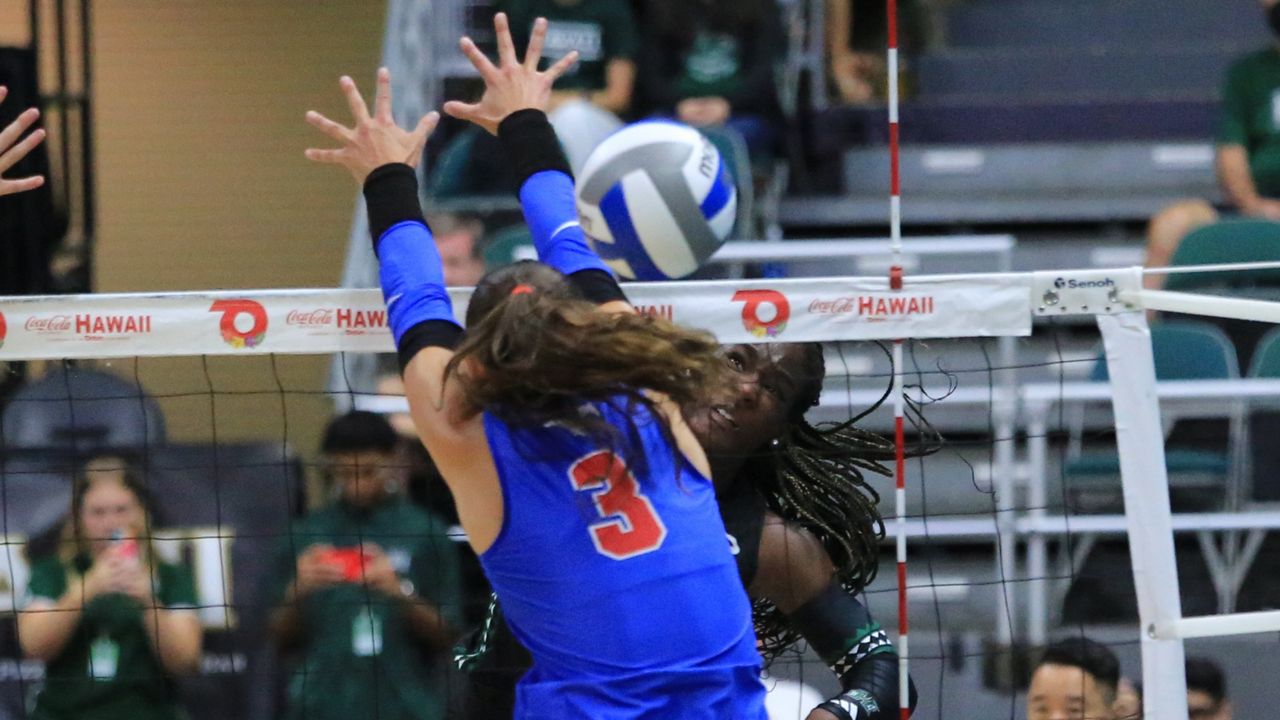 Alexander rallies UH women's volleyball over SMU in opener